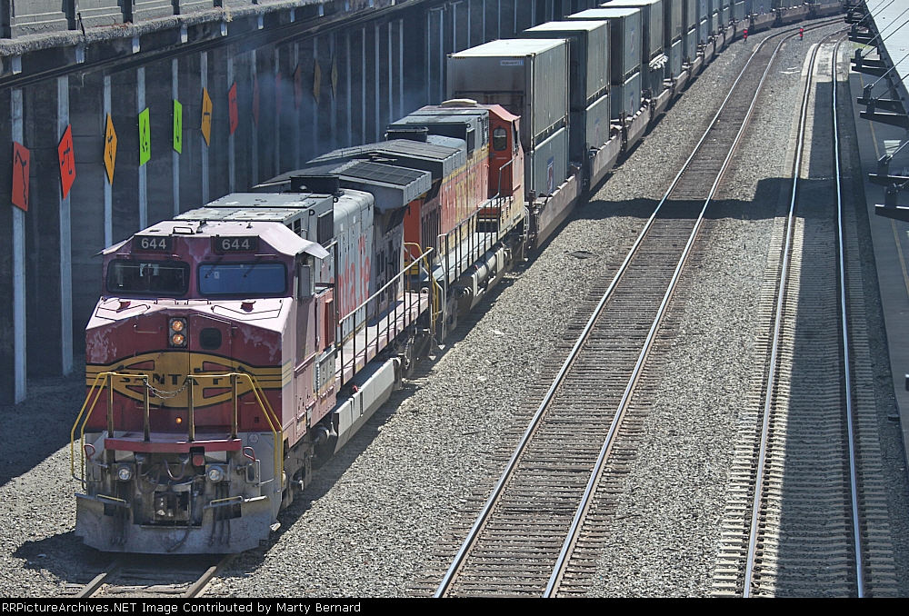 BNSF 644 Still in AT&SF Colors With NB Stacks Passing Sounder Plateform, King Street Station